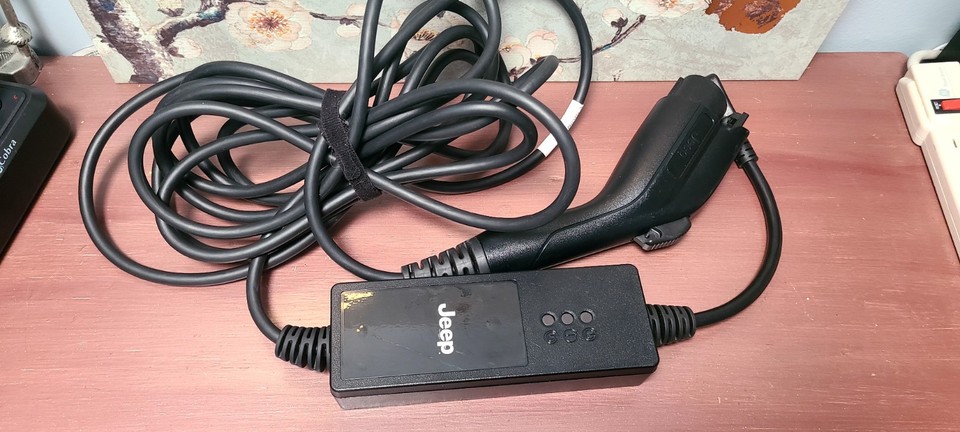 MOPAR Jeep Wrangler RUBICON GRAND CHEROKEE 4XE electric EV charger ...