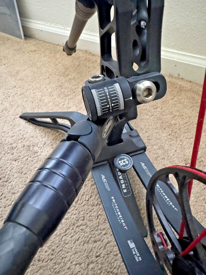 Mathews V3 27” Compound Bow complete build as pictured in Black w/red ...