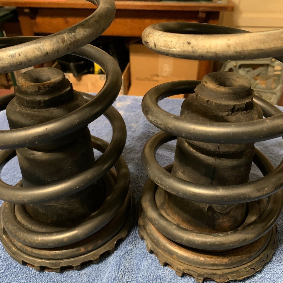 Classic Saab 900 Sedan Hatchback Front Coil Spring Set W/ Upper Rubber ...