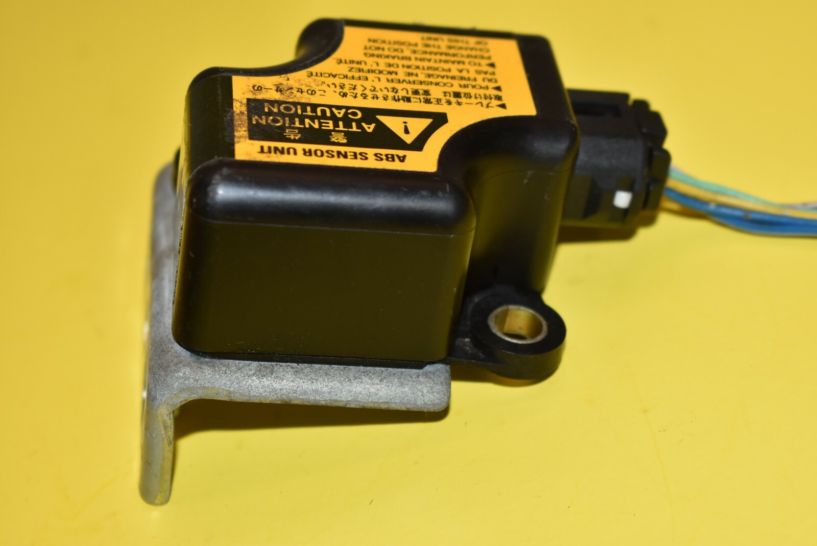 96 97 98 99 00 Toyota 4Runner ABS Deceleration Sensor Unit OEM | eBay