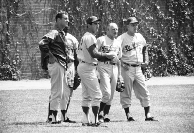 SANDY KOUFAX JIM GILLIAM , DUROCHER JOHNNY PODRES DON DRYSDALE DODGERS ...