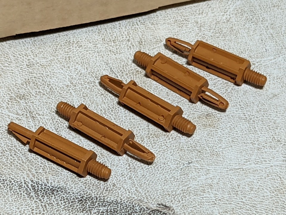 Lot of 250+ standoffs, snap-in support with male threaded connection, 3 ...