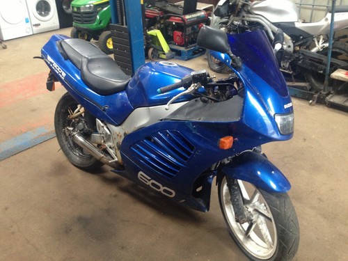 SUZUKI RF600R 1994 64K SPARES OR REPAIRS. BARN FIND. PERFECT RUNNING ...