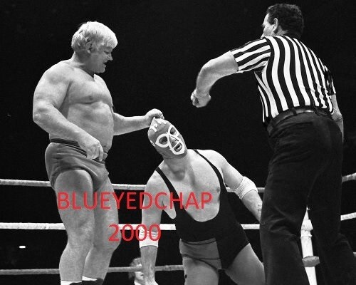 THE CRUSHER VS THE SPOILER WRESTLER 8 X10 WRESTLING PHOTO AWA NWA | eBay