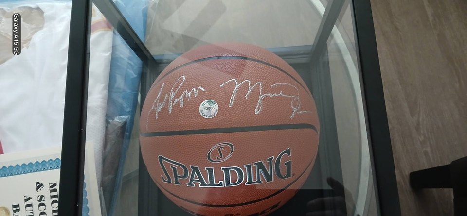 Michael Jordan & Scottie Pippen Dual Signed Basketball With Case/ COA ...