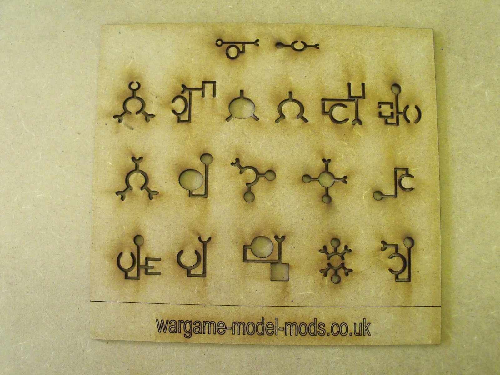 Paint Stencils Decals painting airbrush wargames terrain tech alien ...
