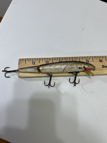Rebel 5 1/2” Broken Back Classic Minnow Silver Black Back Yellow Eyes ...