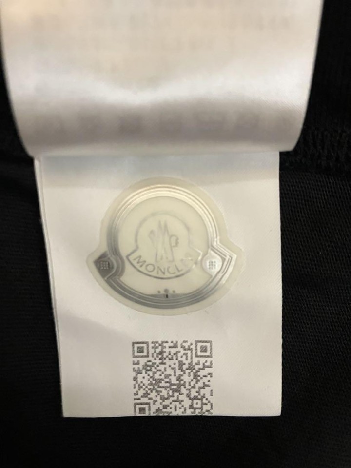 [Moncler Code Authentication Confirmed!] Crew Neck Logo T-Shirt in ...