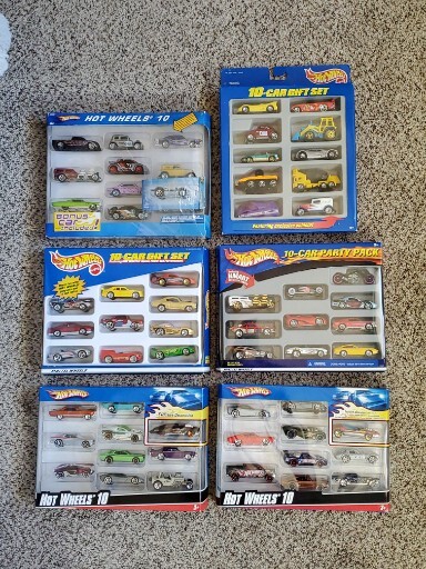 Hot Wheels 10 Gift Pack Exclusive Pontiac Bonneville, Ferrari, VW Lot ...