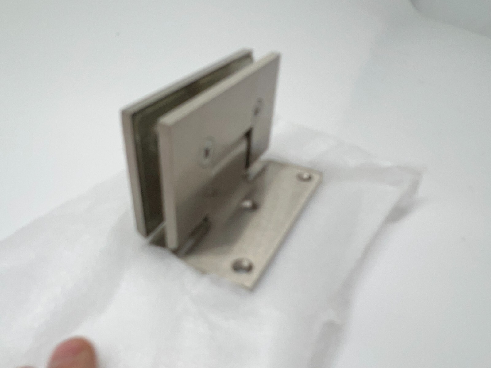 Portals Taiga 90 Degree Wall-Glass Hinge with Offset Backplate Heavy ...