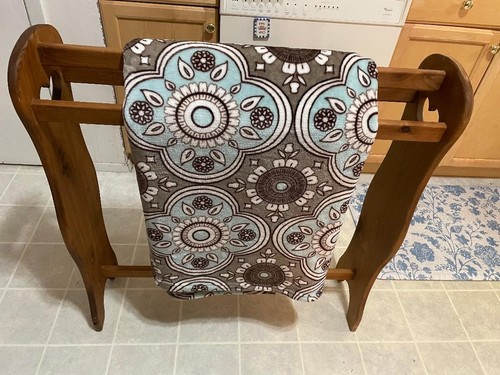 OAK Finish Wooden Quilt Blanket Rack Holder Display Stand Storage Home ...