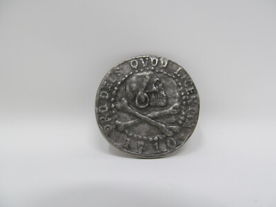 Uncharted 4 Silver-Colored Variant Collector Coin metal skull pirate ...