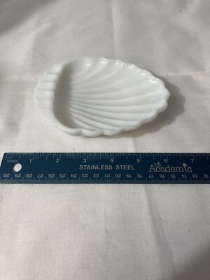 Vintage Milk Glass Shell Trinket Dish Tray Ash Tray RARE VTG Sea Shell ...