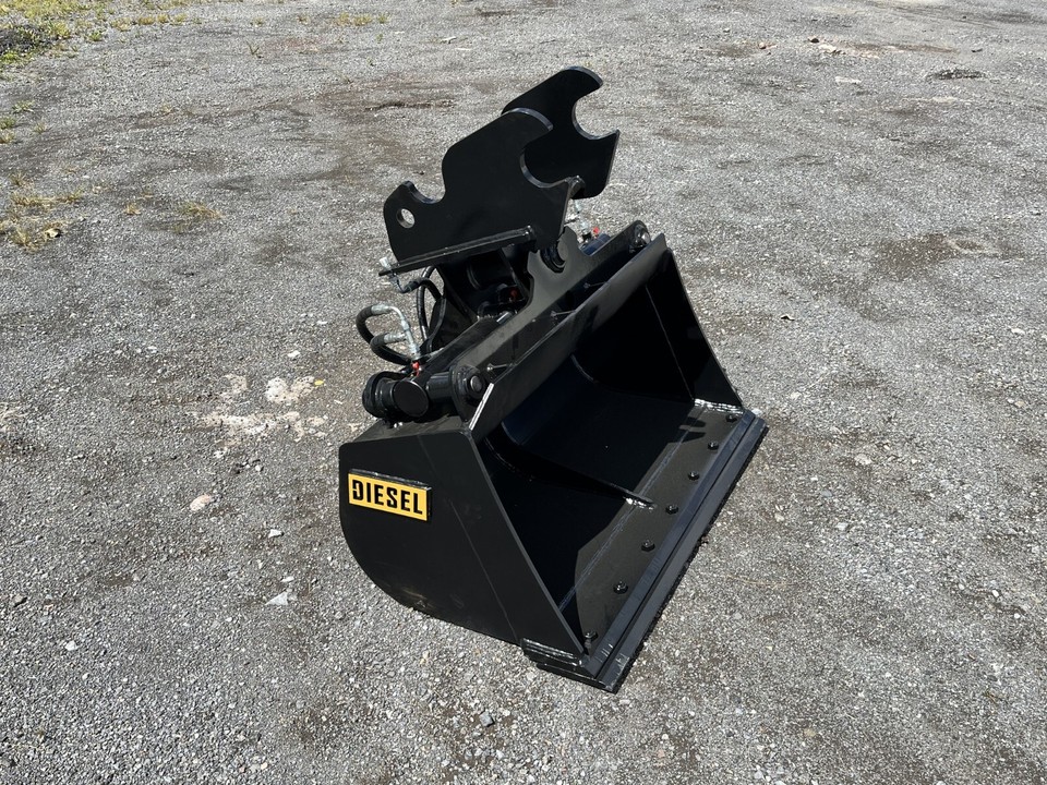 Kubota Quick Attach Tilt Bucket for U35 & KX040 & KX71 & KX91 & KX121 ...