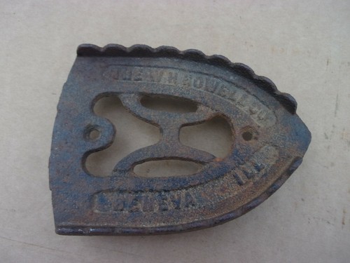 Vtg Old Wood Coal Kitchen Stove Laundry Sad Iron W H Howell Co. Holder ...