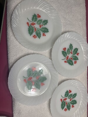 Vintage Termocrisa Plates Christmas Holly Milk Glass Set of 4 Holiday ...
