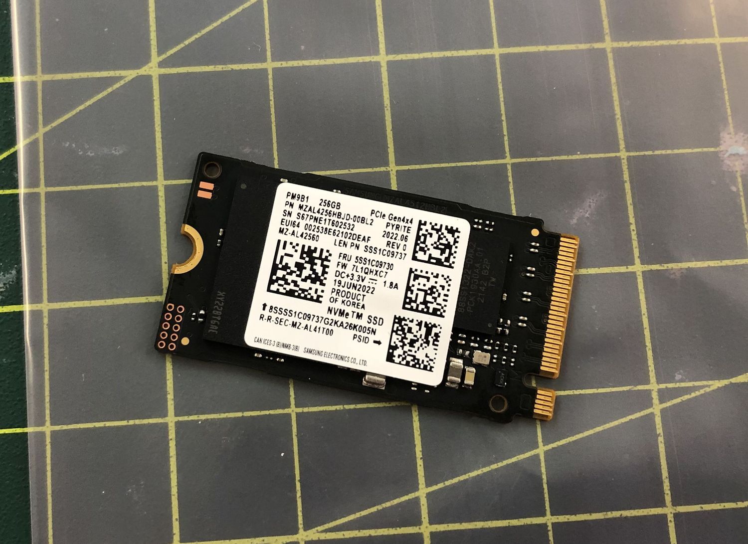 Samsung PM9B1 256GB SSD NVMe PCIe 4.0 Gen4 x4 5SS1C09730 MZAL4256HBJD ...