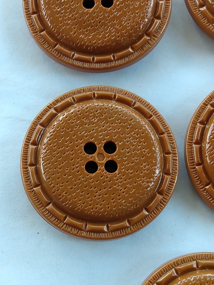 5 BRN65 CAMEL BEIGE LEATHER LOOK PLASTIC 1 1/16 inch ROUND 4 HOLE ...