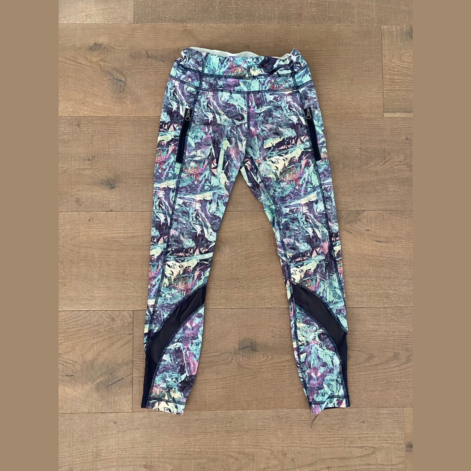 lululemon SIZE 4 inspire iridescent multi print leggi… - Gem