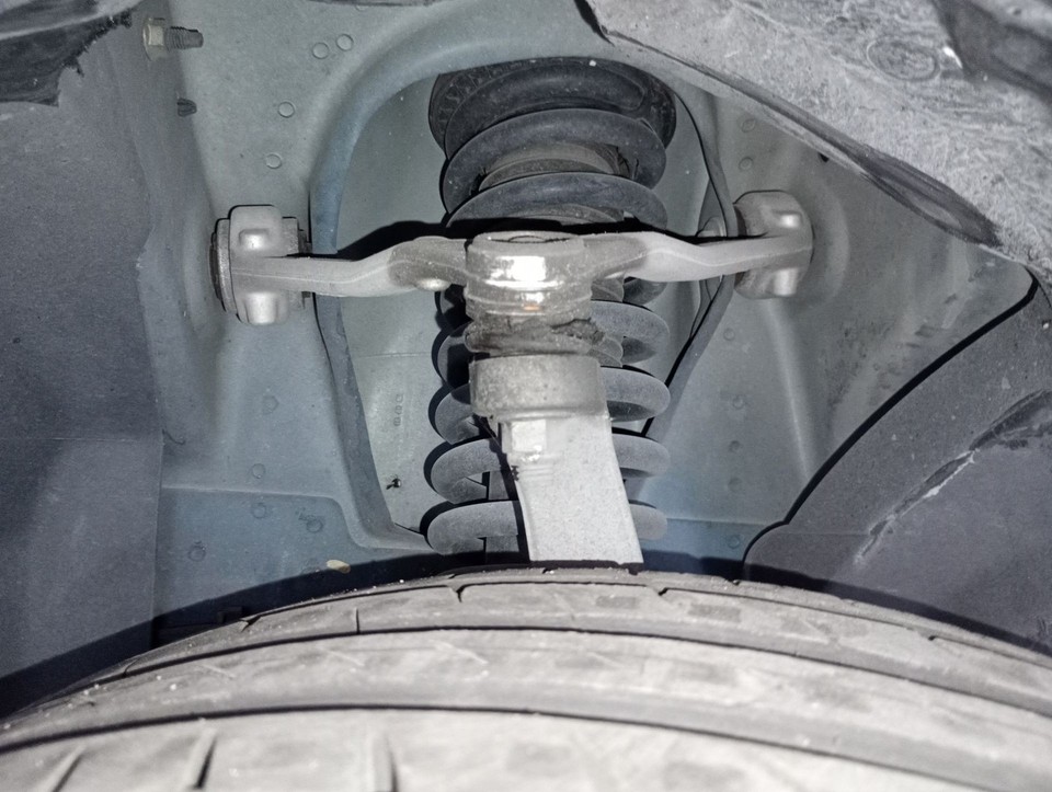 C2Z5529 AMMORTIZZATORE ANTERIORE DESTRO / 8X2318080AB / 1699301 PER ...