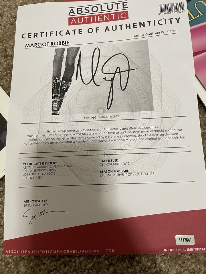 MARGOT ROBBIE Signed (HARLEY QUINN) 8x10" Authentic Original Autograph ...