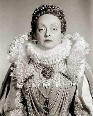 BETTE DAVIS as Elizabeth I in ELIZABETH & ESSEX Photo (218-X ) | eBay