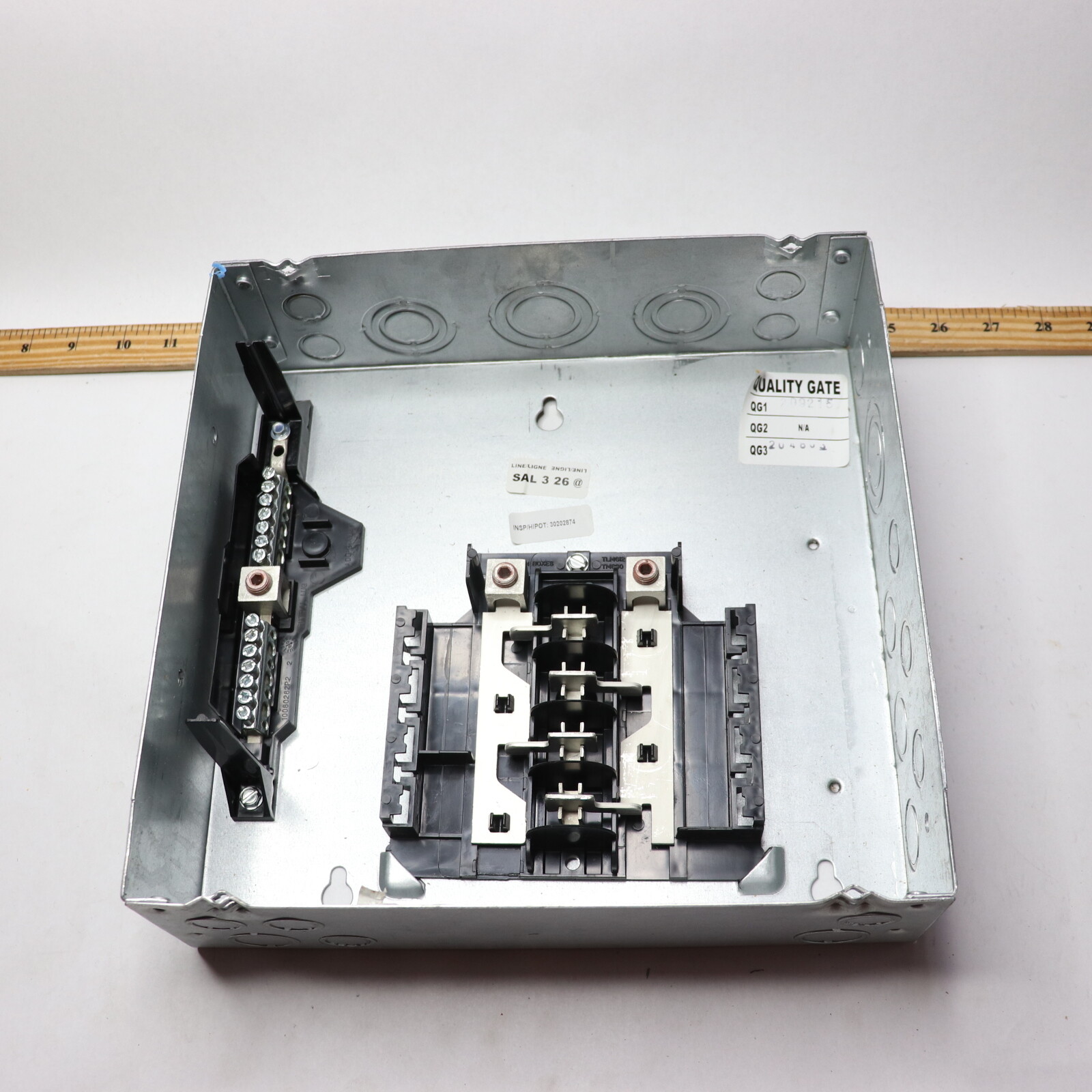 GE PowerMark Plus 8-Space 16-Circuit Indoor Main Lug Circuit Breaker ...