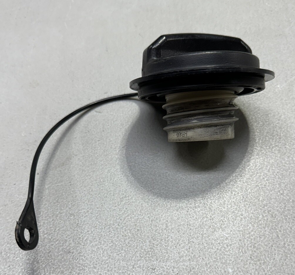 Mercedes-Benz Gas Cap Fuel Tank 1634710030 ML320 ML350 ML430 ML55 AMG ...