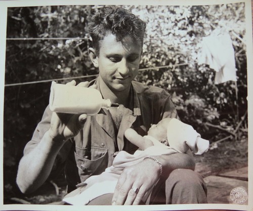 WWII PHOTO - NAMHPAKKA BURMA CPL CHESTER STEWART FEEDS BABY of WOUNDED ...