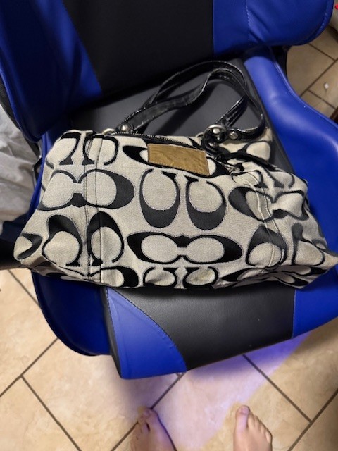 Coach Poppy Signature Purse Black/Gray exterior with pink interior ...