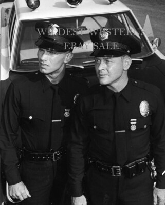 ADAM-12 Rare MARTIN MILNER Photo b KENT McCORD Police SQUAD CAR STREET ...