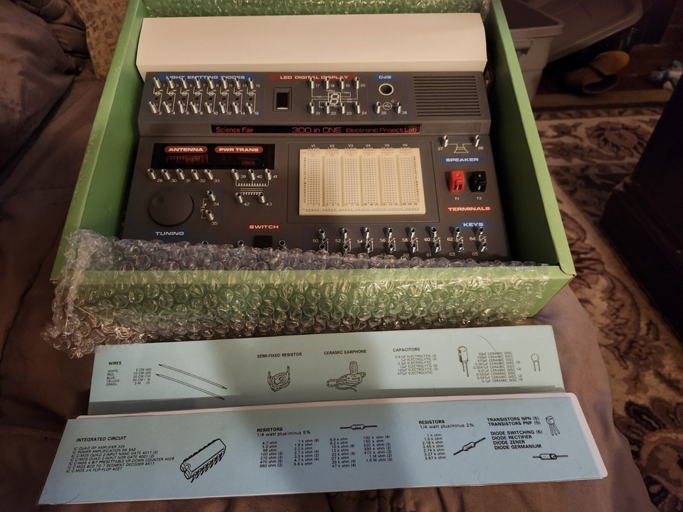 Radio Shack 300 in One Electronic Project Lab 28-270 w/Parts & Manual ...