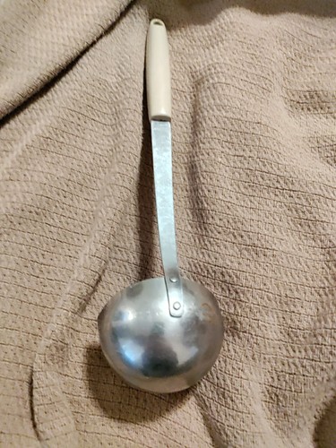 Vintage Flint Arrowhead Stainless Soup Ladle Spoon Wheat handle 3” Wide ...
