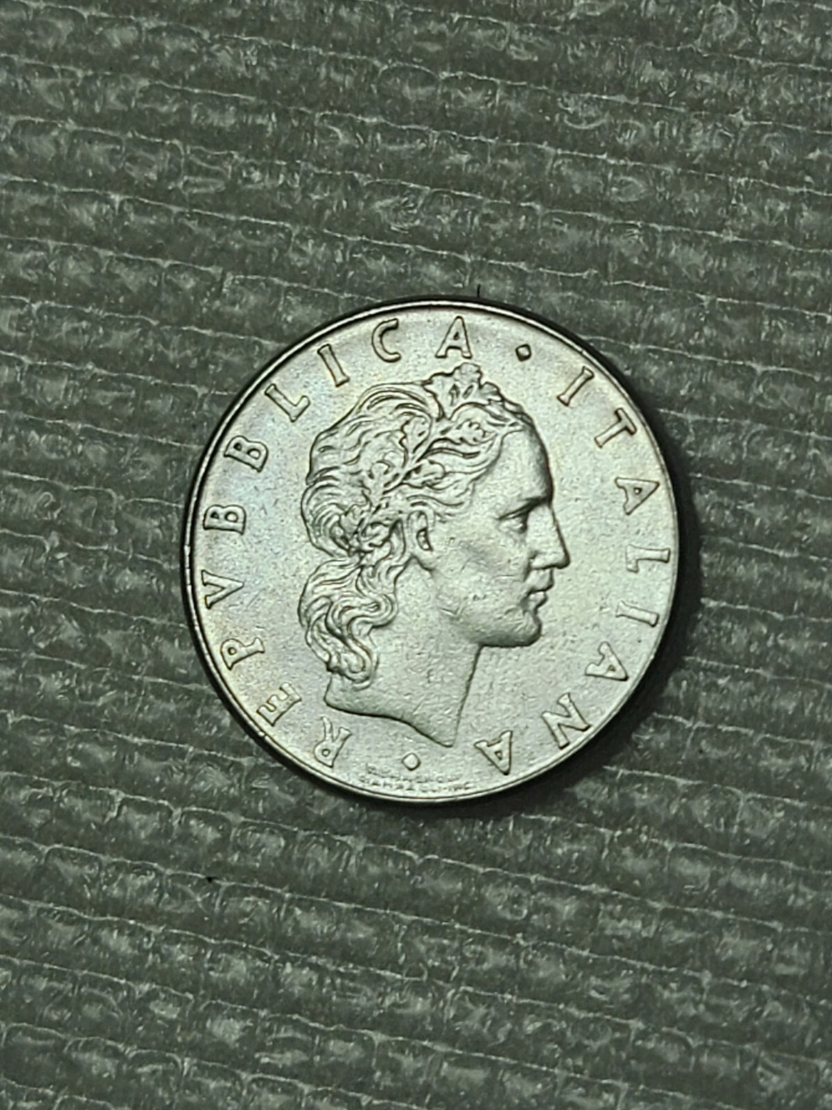 1979 (IT#31) Italian L.50 Lire coin Repvbblica Italiana Nice sharp coin ...