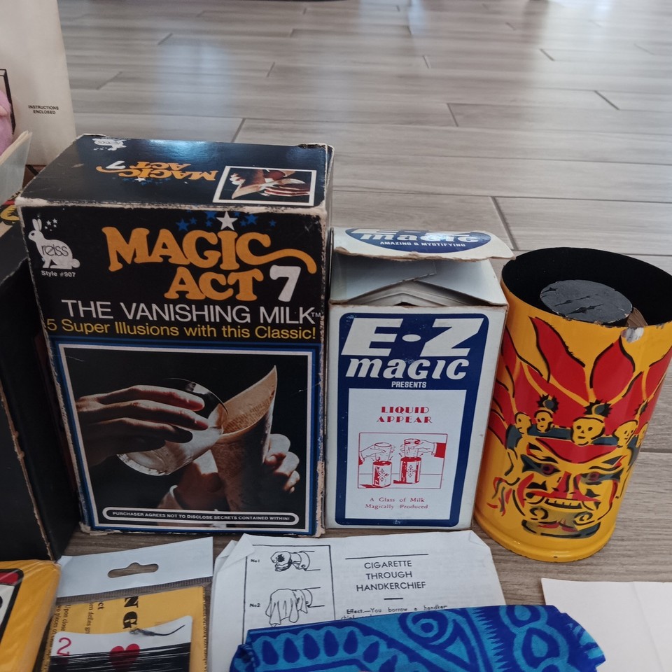Large Lot of Vintage Magic Trick Collectibles Some From Disneyland ...