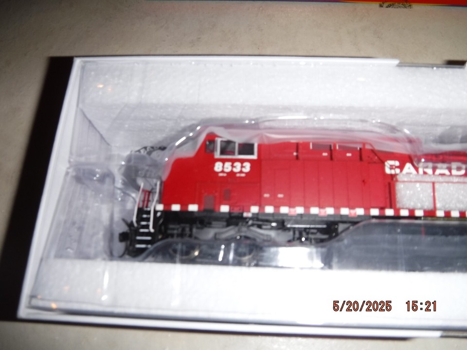 ATHEARN HO AC4400 CANADIAN LOCOMOTIVE #8533 "DCC QUICK-PLUG EQUIPPED ...