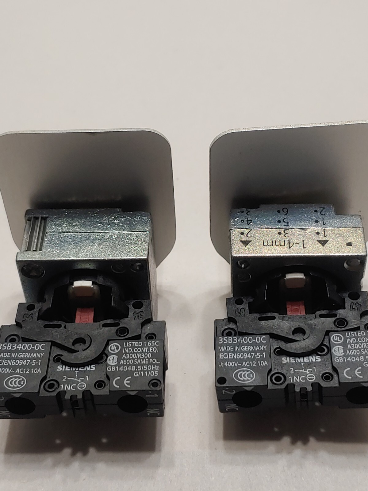 Lot of 2 Siemens 3SB3400-0C Black Push Button 3SB34000C POWER OFF ...