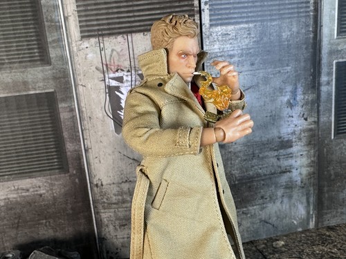 Mezco One 12 Constantine Deluxe Edition 6 in Action Figure - MEZ76083 ...