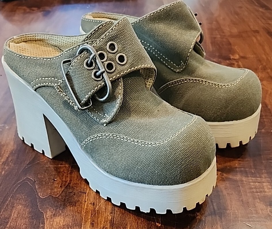 Vintage LEI Army Green Canvas Buckled Womens Size 9 Clogs Heels Sandals ...