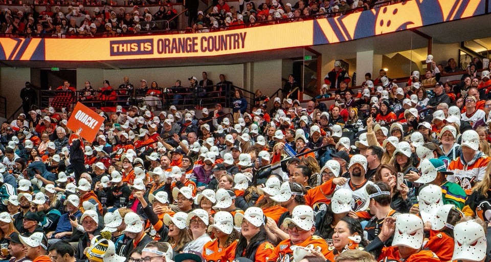Anaheim Ducks Home Opener October 14, 2025 10/14/25 Wild Wing Hockey ...