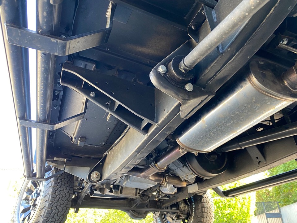 1985 Land Rover Defender FRAME OFF RESTORED / 5.3L VORTEC / A/C | eBay