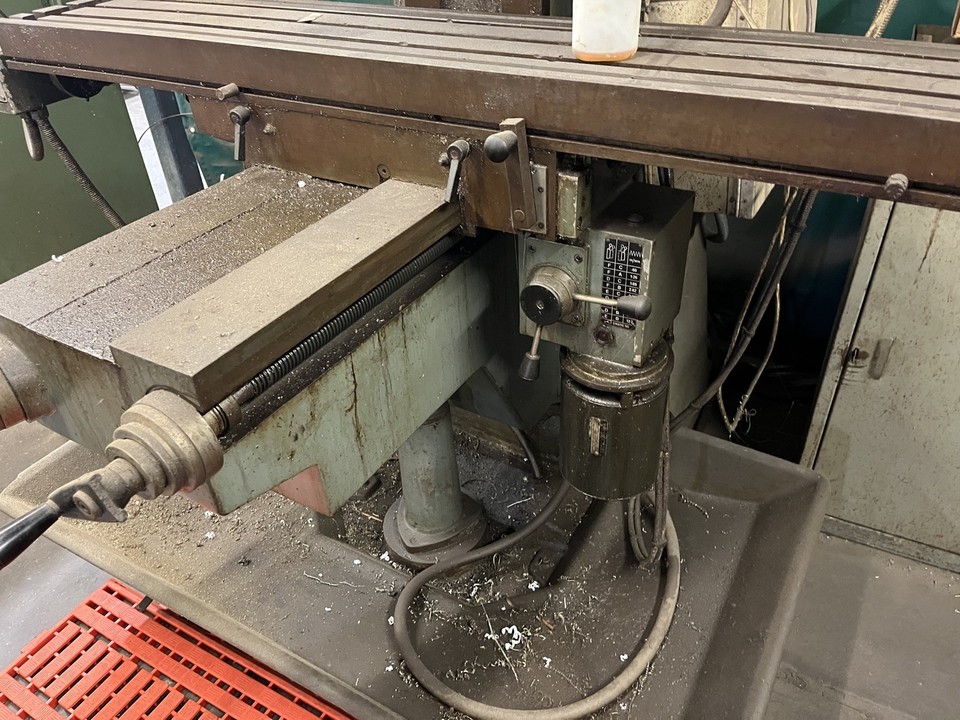 BEAVER MACHINE BALDING ENGINEERING LTD. Vertical Mill Lathe Mill ...
