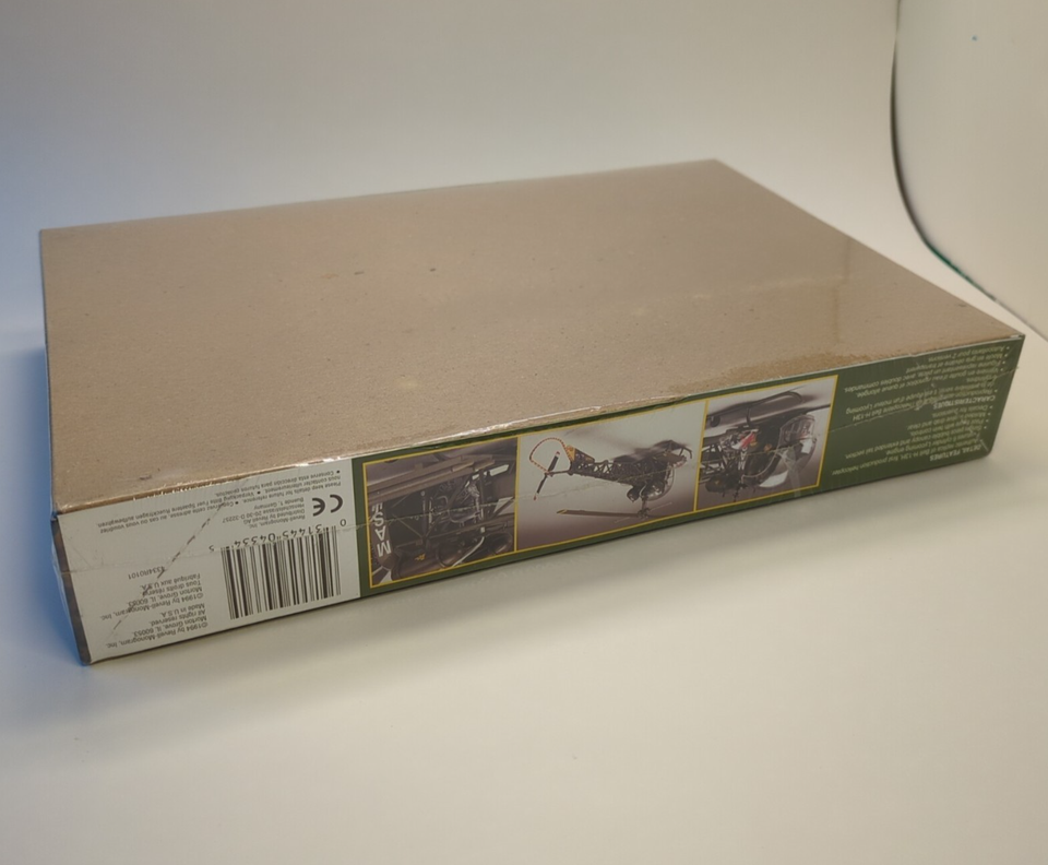 Revell M*A*S*H 4077th Bell H-13H Helicopter 1:35 scale 4334 Model Kit ...