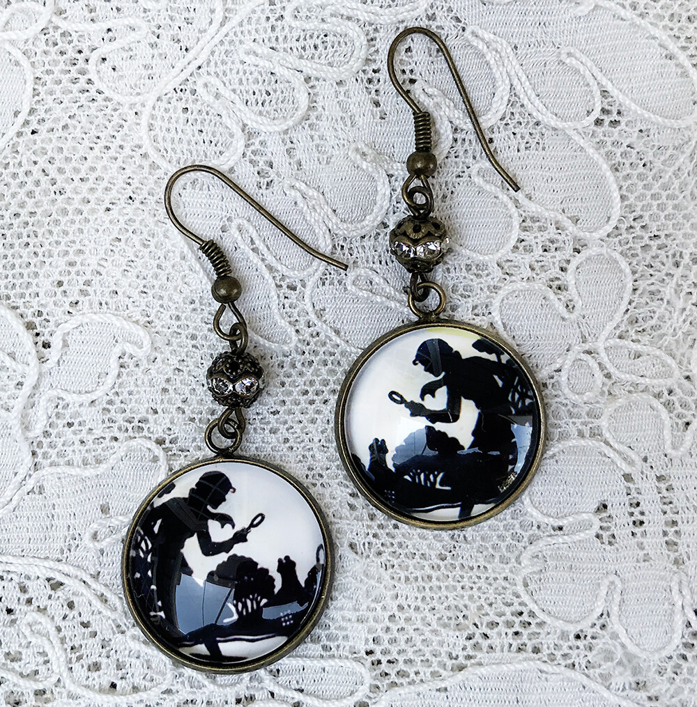 Nancy Drew Game Silhouette