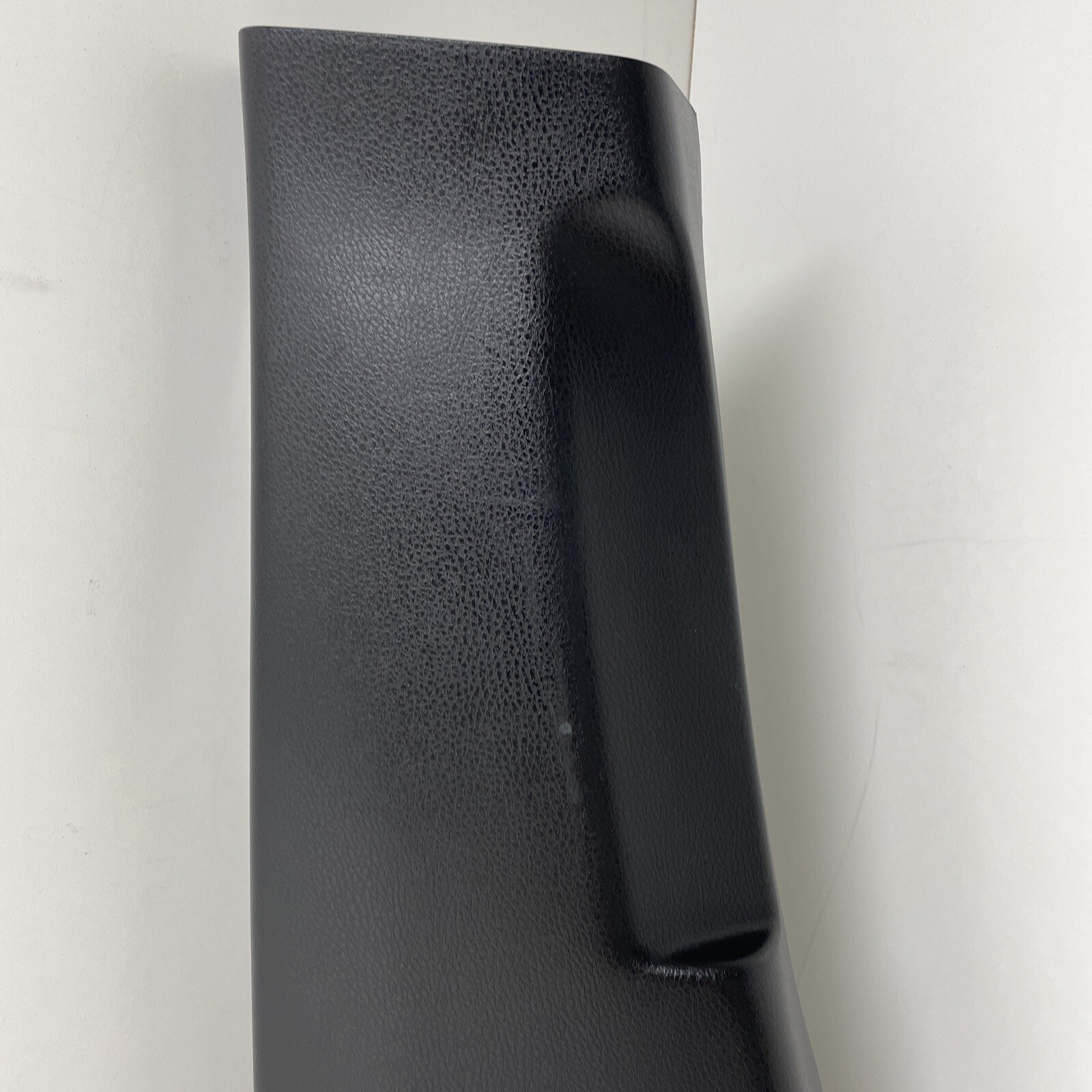 2019 TOYOTA COROLLA LE LEFT DRIVER SIDE LOWER B PILLAR TRIM COVER PANEL ...
