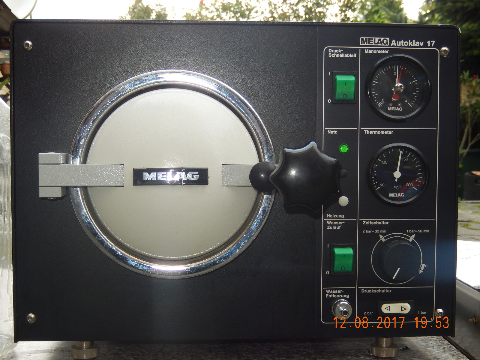 MELAG Typ: 17 Autoklav-Sterilisator aus 1993 mit Tray und Tablet ...