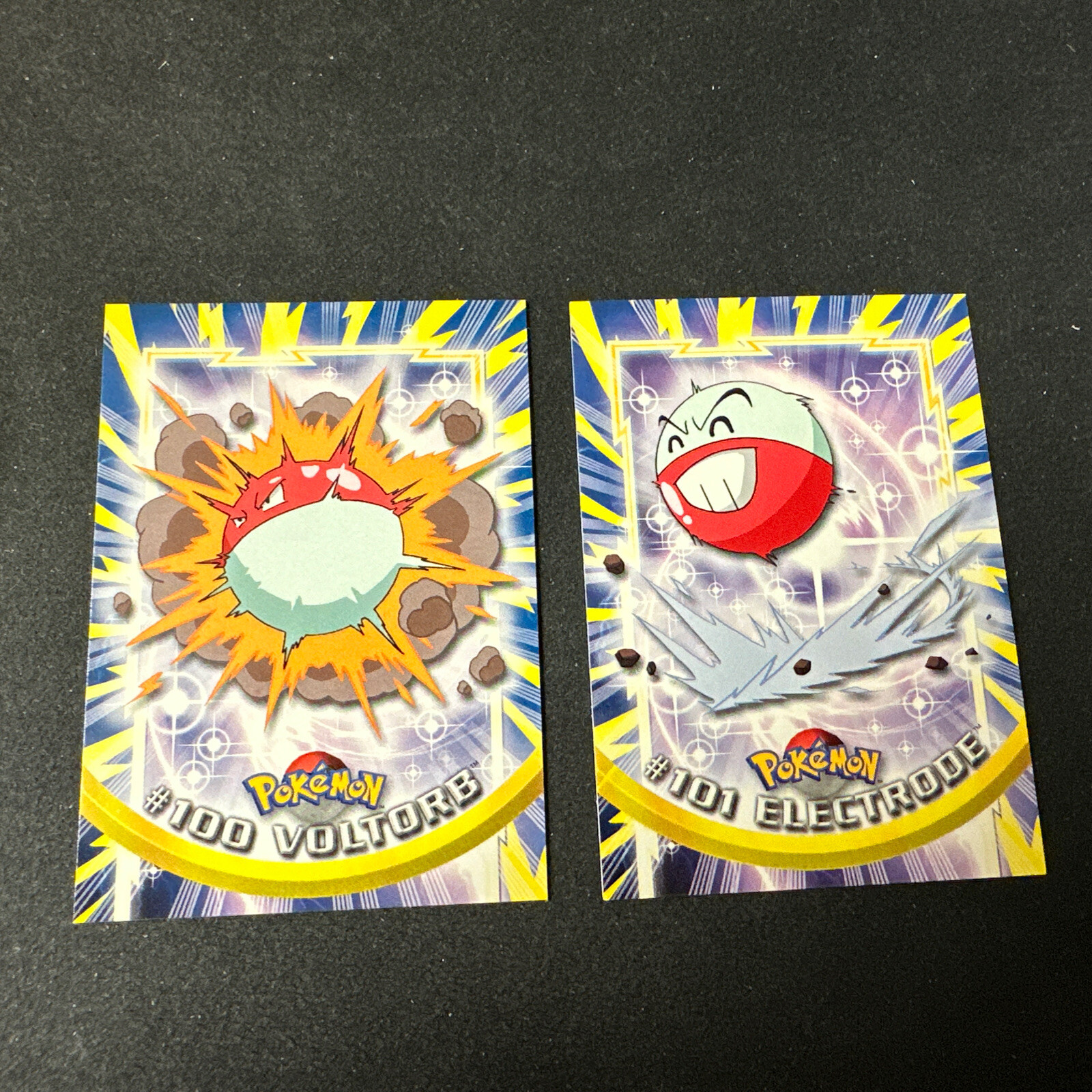 Topps Series Voltorb #100 -Electrode #101 Pokémon Cards NM | eBay