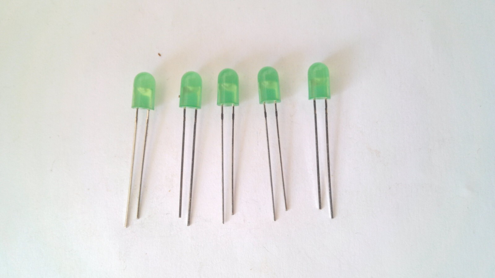 10 x Standard LEDs - Grün - 4 mcd - 40° - 568 nm - T-1 3/4 - NEU | eBay.de
