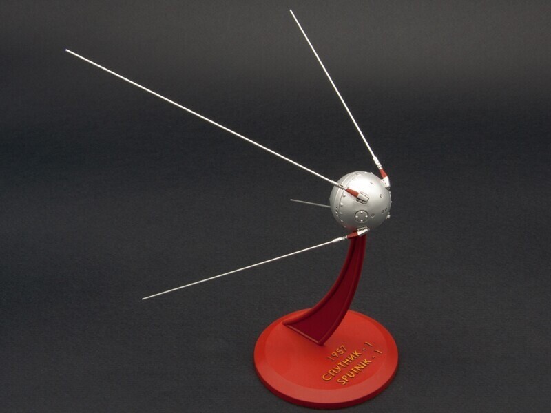Red Iron Models RIM24001 SPUTNIK-1 Soviet Spacecraft Model Kit 1/24 | eBay