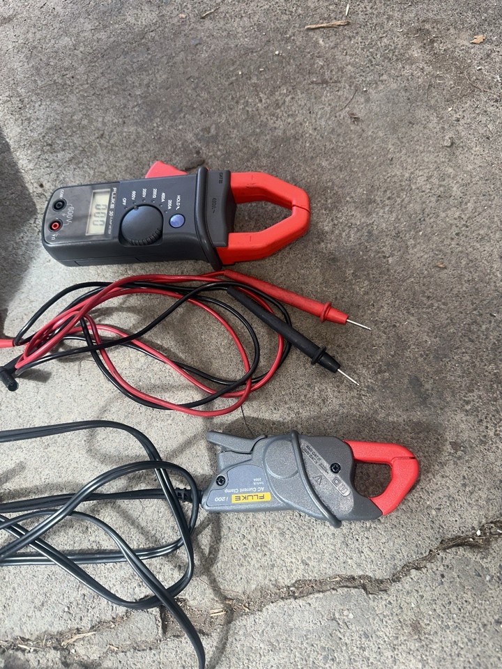 Fluke i200 AC Current Clamp 200 Amp, And Fluke 30 Clamp Meter | eBay